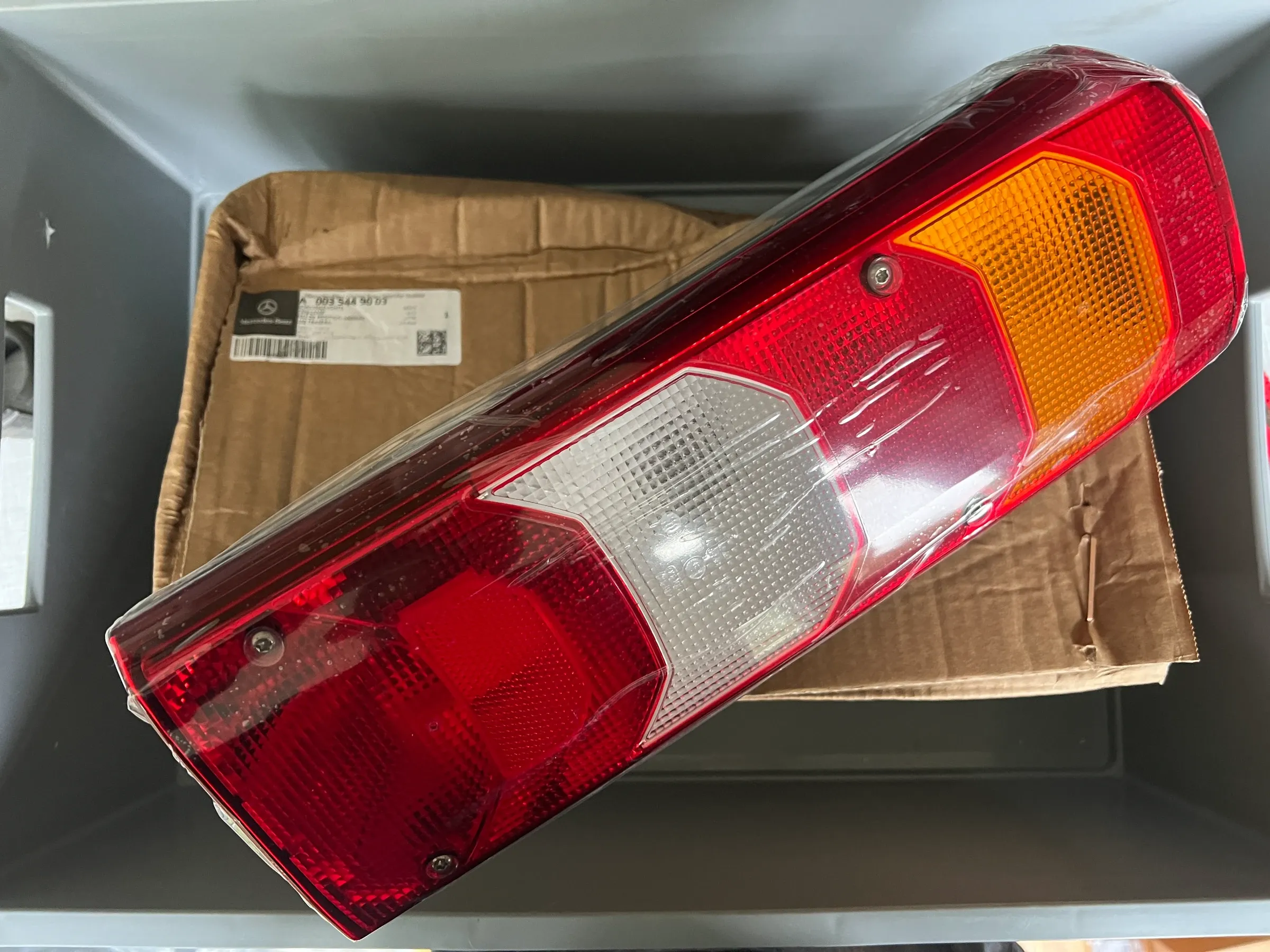 Mercedes-Benz ACTROS Heckleuchte rechts A0035446903 NEU | Camp-Parts